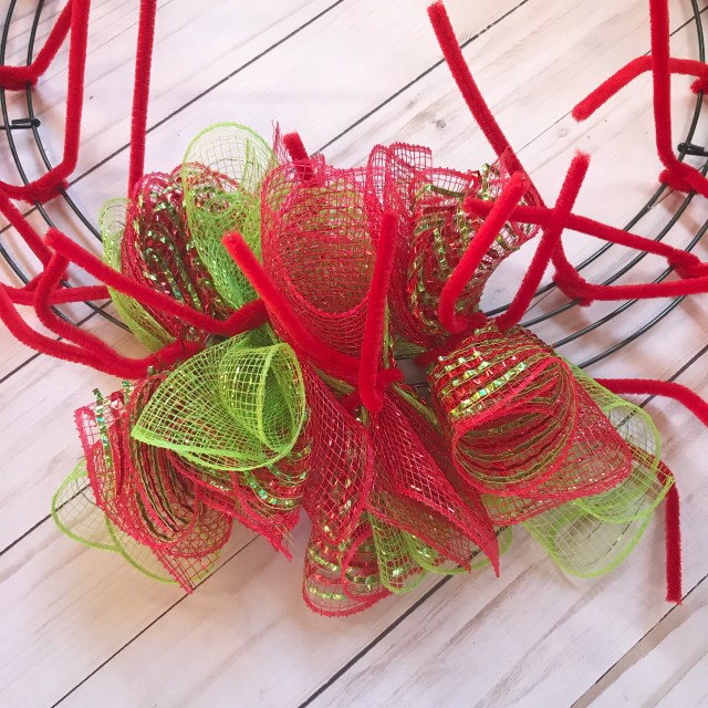 Christmas Deco Mesh Wreath | Creating Me