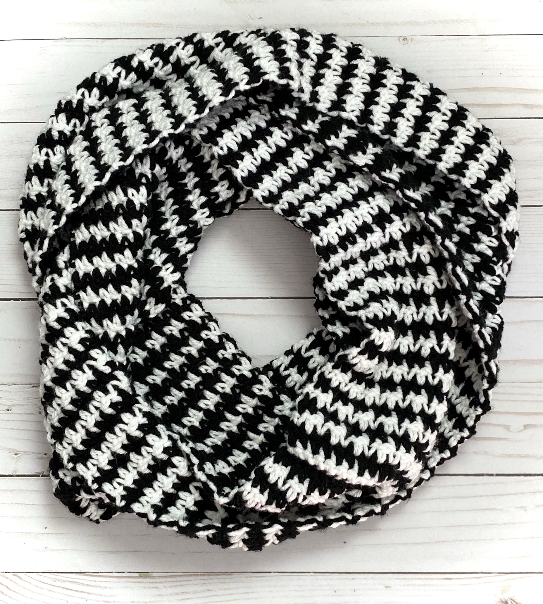Crochet Houndstooth Infinity Scarf | Creating Me