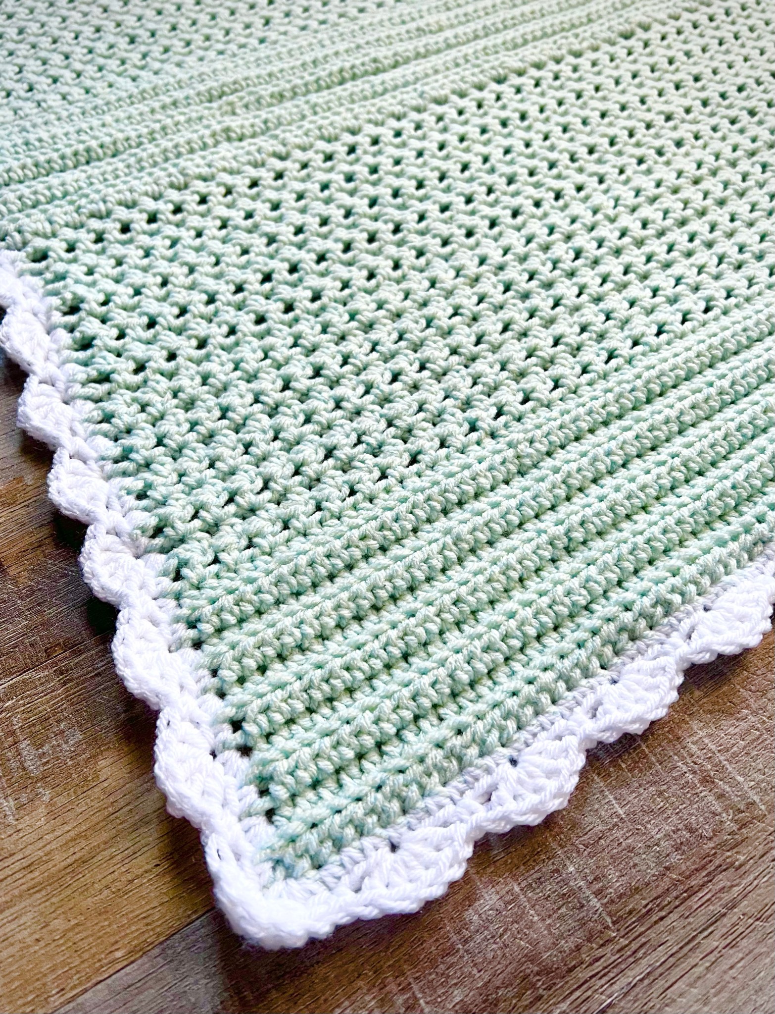 Sweet and Simple Crochet Baby Blanket | Creating Me