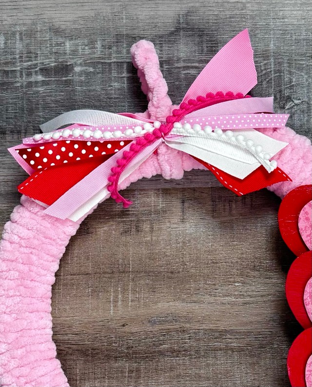 Super Easy Crochet Valentine Wreath | Creating Me